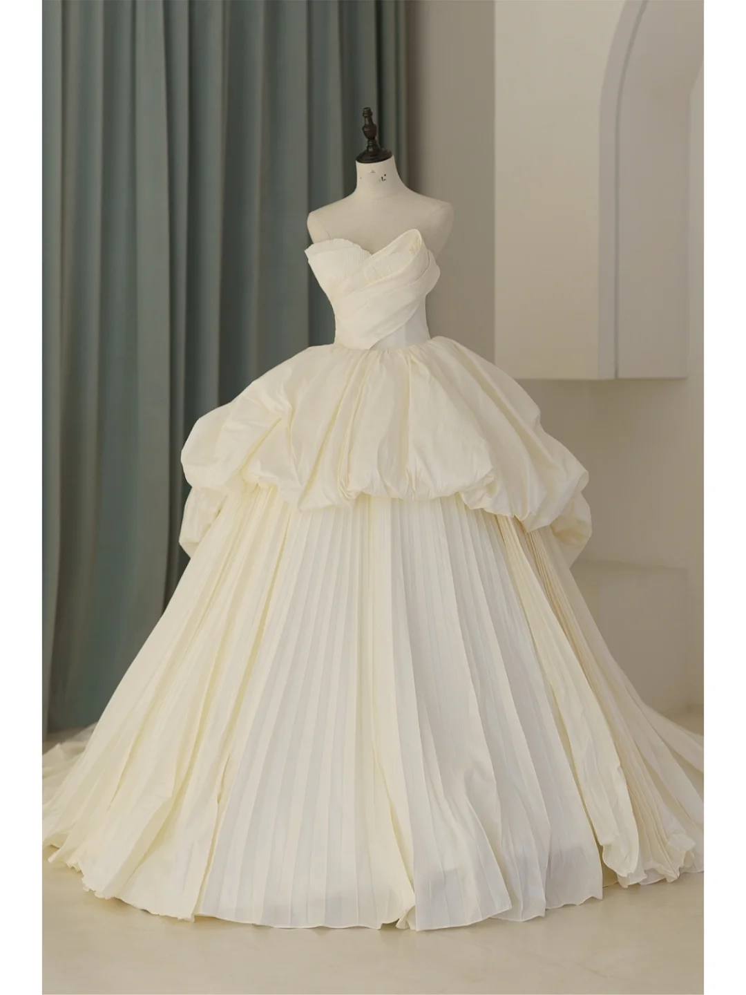 Dreamy Ball Gown Sweetheart White Fitted Satin Ruffles Corset Plus Siz ...